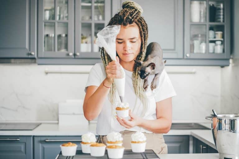 9 Tips for Baking Cupcakes - Hobbies To Start
