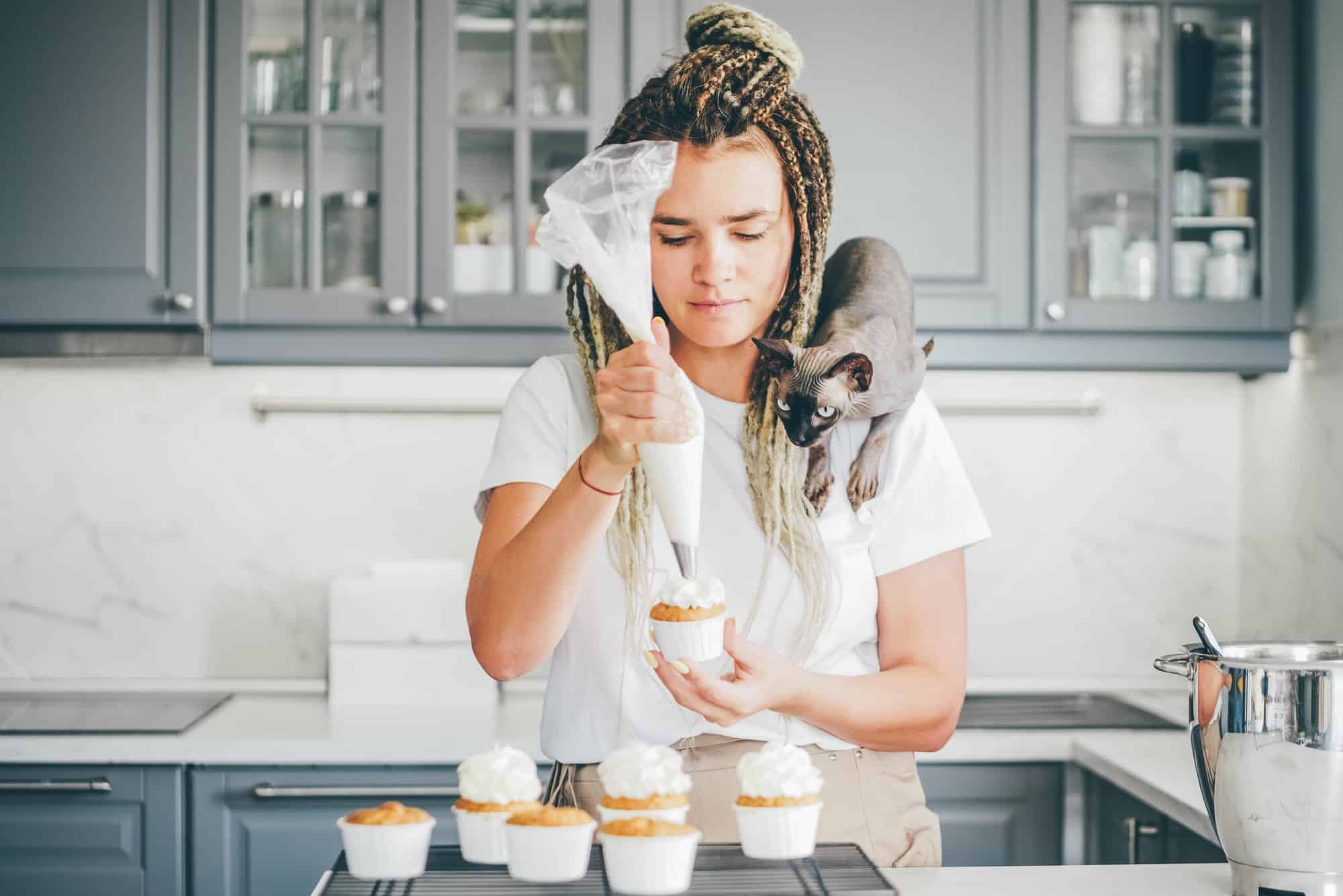 9 Tips for Baking Cupcakes - Hobbies To Start
